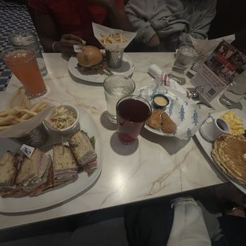 SILVER DINER - Updated January 2025 - 701 Photos & 642 Reviews - 6592 ...