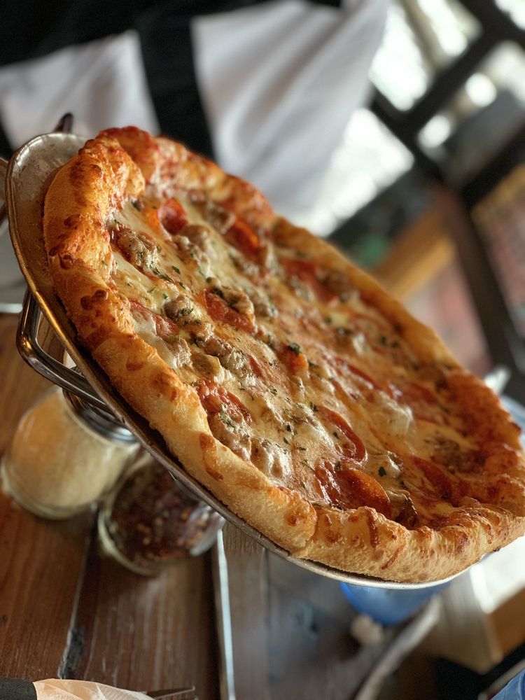 MAIN ST PIZZERIA AND BEER GARDEN - 107 Photos & 151 Reviews - Pizza ...