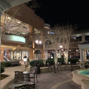SHORT PUMP TOWN CENTER - Updated January 2025 - 293 Photos & 185 ...
