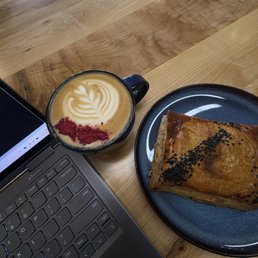 MOONWAKE COFFEE ROASTERS - Updated July 2025 - 604 Photos & 250 Reviews ...