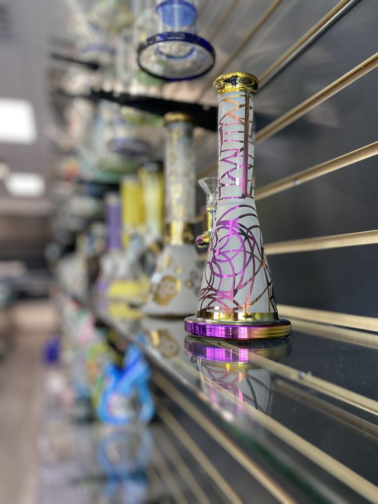 HIGHLINE SMOKE SHOP - Updated October 2025 - 3360 W Cactus Ave ...