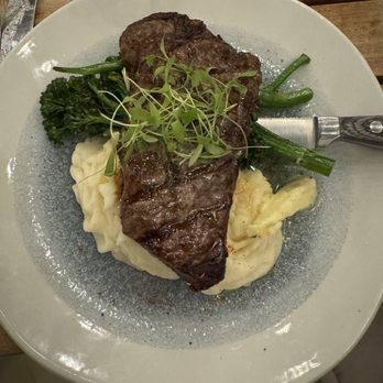 MERRION ROW HOTEL AND PUBLIC HOUSE - Updated May 2025 - 130 Photos & 73 ...