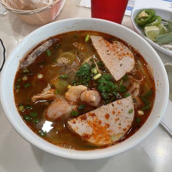 PHO 83 - Updated October 2025 - 317 Photos & 261 Reviews - 615 Pilot ...