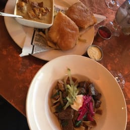 THE MAPLE LEAF - Updated October 2024 - 602 Photos & 404 Reviews - 137 ...