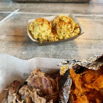 HENDRICKS BBQ - Updated September 2024 - 424 Photos & 666 Reviews ...