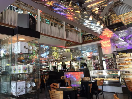 LUBERTO’S PASTRY SHOP - 125 Photos & 171 Reviews - 208 Broadway, Revere ...