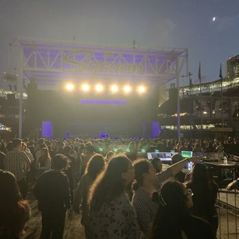 GALLAGHER SQUARE - Updated July 2024 - 97 Photos & 33 Reviews - 100 ...