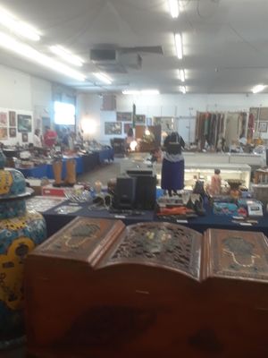 LIGHTNING AUCTIONS - Updated October 2025 - 37 Photos & 79 Reviews ...