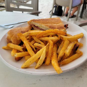 BEACH HOUSE WATERFRONT RESTAURANT - 1525 Photos & 1358 Reviews - 200 ...