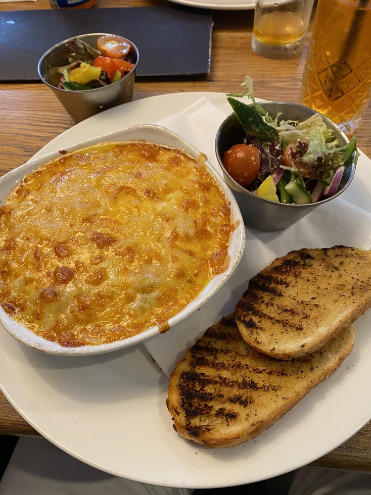 THE LORNE BAR - Updated October 2024 - 249 Argyll Street, Dunoon ...