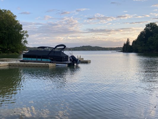LAKE LIFE PONTOON RENTALS - Updated January 2025 - 1468 Dover Ln ...