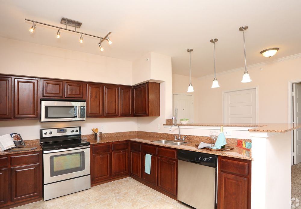 BRANDON PLACE APARTMENTS - Updated August 2025 - 16 Photos - 6700 W ...