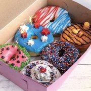 GROUNDS DONUT HOUSE - 235 Photos & 69 Reviews - 35 Lake Ave Ext ...