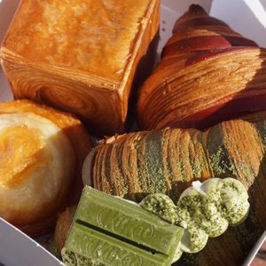 LAKON PARIS PATISSERIE - 131 Photos & 57 Reviews - Bakeries - 1169 ...