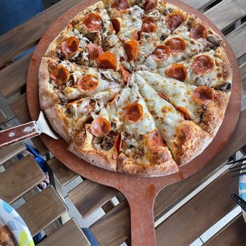 HELLO PIZZA - Updated November 2024 - 269 Photos & 403 Reviews - 2261 ...