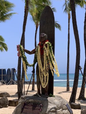 DUKE PAOA KAHANAMOKU STATUE - Updated August 2024 - 275 Photos & 85 ...