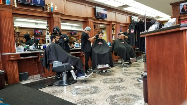 FAMOUS FADEZ BARBERSHOP - 10 Photos & 28 Reviews - Barbers - 853 E ...