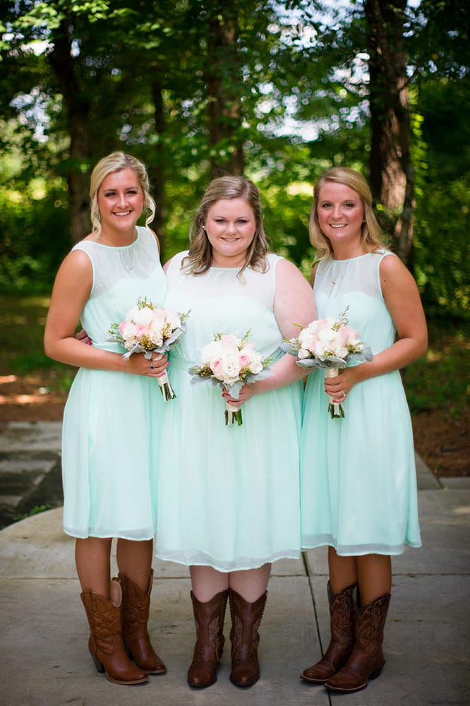 HOUSLEY PHOTOGRAPHY - Updated August 2024 - 2313 Cumberland Ave SW ...