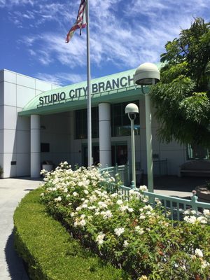 STUDIO CITY BRANCH LIBRARY - Updated December 2025 - 27 Photos & 77 ...