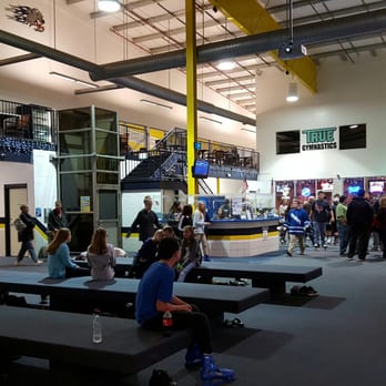 ICE CASTLE - Updated March 2025 - 31 Photos & 24 Reviews - 990 Castle ...