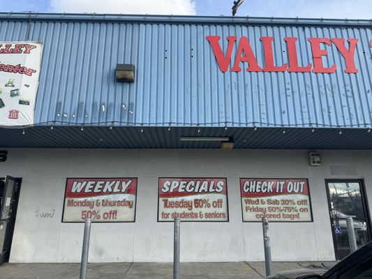 VALLEY THRIFT CENTER - Updated January 2026 - 13 Photos & 16 Reviews ...