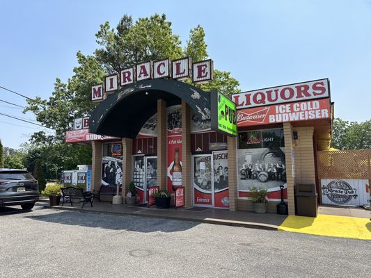 THE MIRACLE PUB - Updated September 2025 - 126 Photos & 213 Reviews ...