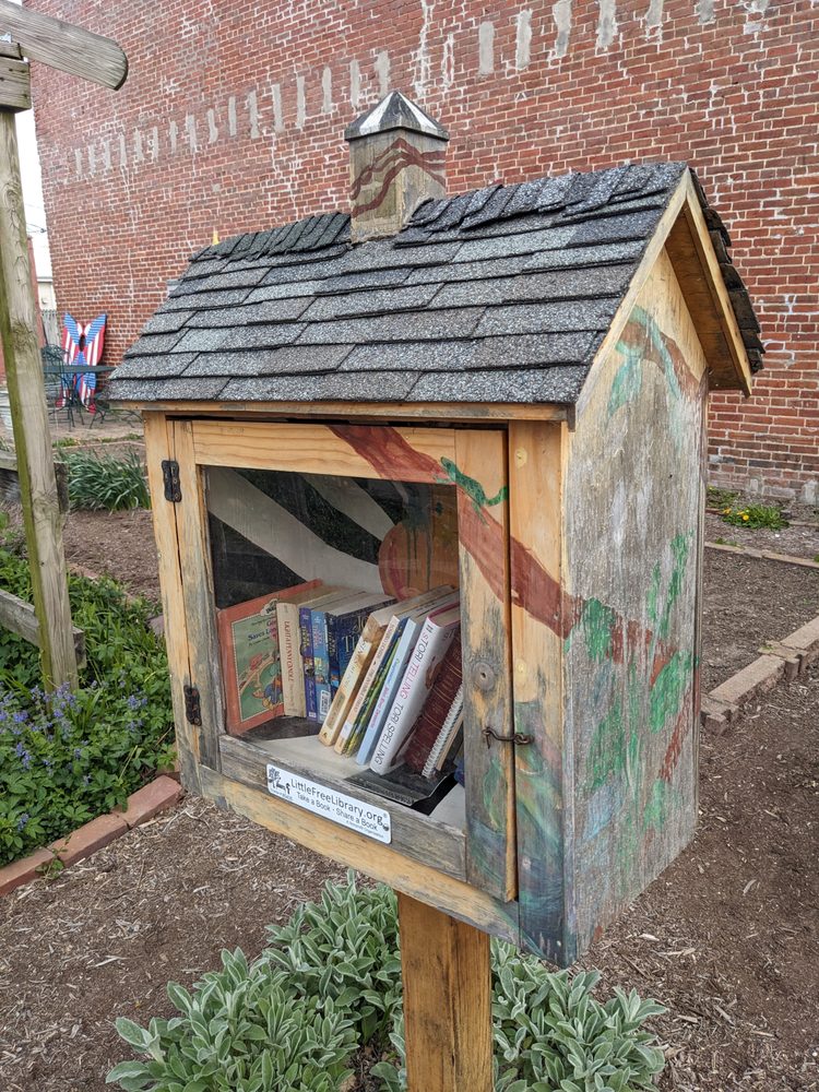 LITTLE FREE LIBRARY - Updated June 2024 - 222 S Main St, Hannibal ...