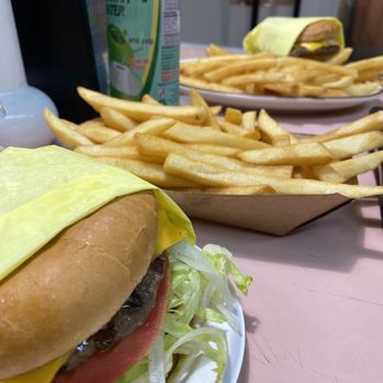 LOUIS BURGERS III - Updated June 2024 - 480 Photos & 755 Reviews - 555 ...