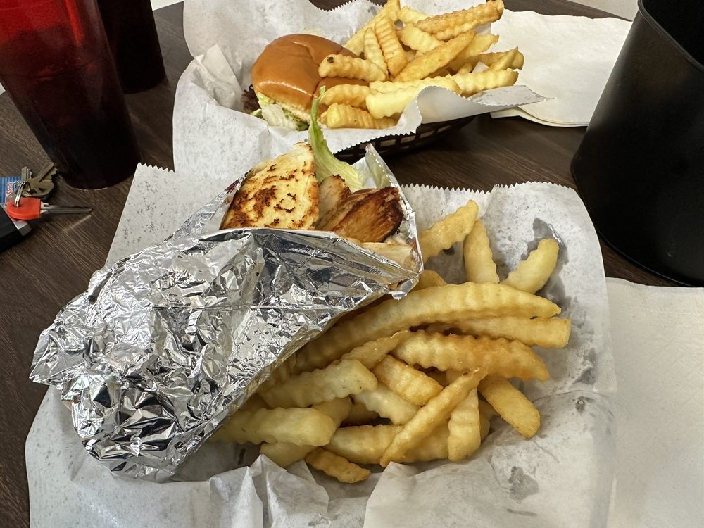 RUBY’S CAFÉ AND DAIRY BAR - Updated May 2025 - 24239 KY-7, Greenup ...