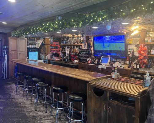 RACOON SALOON - Updated December 2025 - 1269 Evergreen Rd, Wrightwood ...