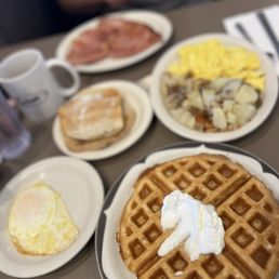 GUS BALONS RESTAURANT - Updated December 2024 - 163 Photos & 197 ...