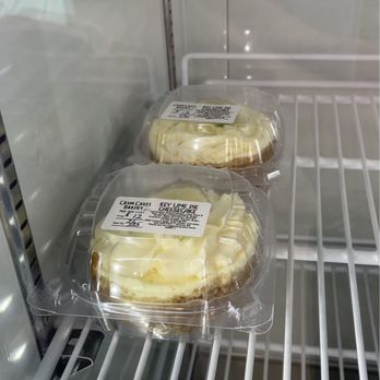 CRUM CAKES BAKERY - Updated October 2025 - 120 Photos & 21 Reviews ...