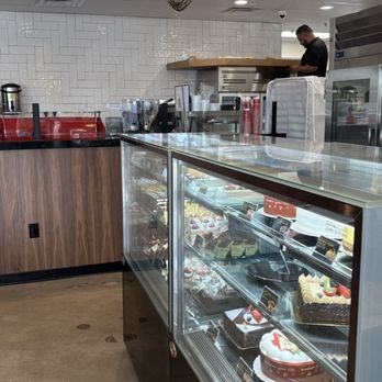 85°C BAKERY CAFE-ARROWHEAD RANCH - Updated December 2025 - 137 Photos ...