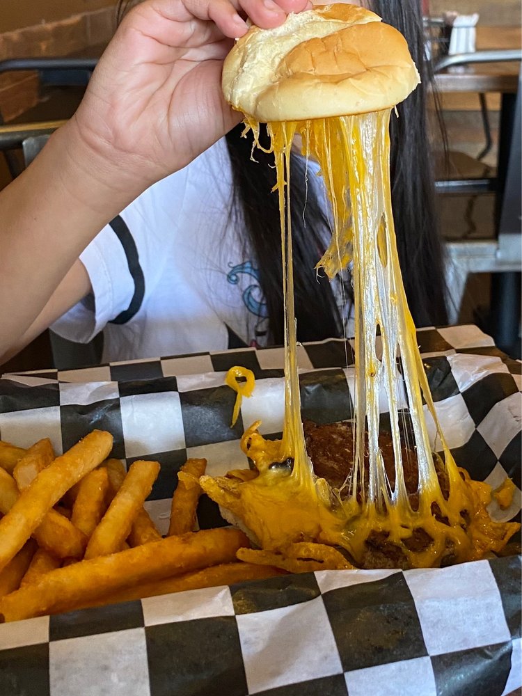 SQUEEZE BURGER & BREW - 500 Photos & 458 Reviews - 856 Benjamin Holt Dr ...