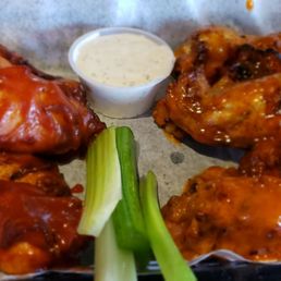 WINGZUP - 361 Photos & 459 Reviews - Chicken Wings - 1000 E 41st St ...