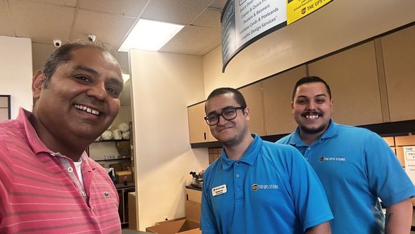 THE UPS STORE - Updated December 2025 - 38 Photos & 100 Reviews - 6185 ...