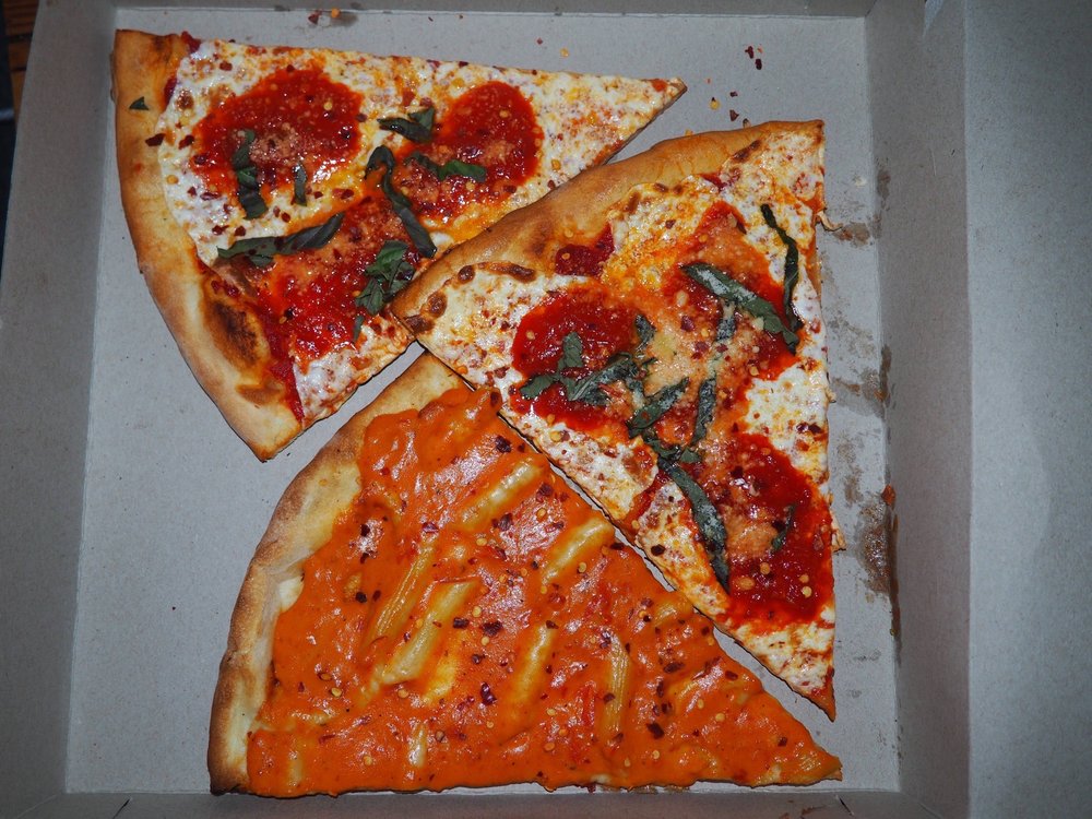DANIEL’S PIZZERIA - 79 Reviews & 46 Photos - 204 Easton Ave, New ...
