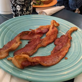 YELLOW MUG COFFEE LOUNGE - Updated April 2024 - 108 Photos & 130 ...