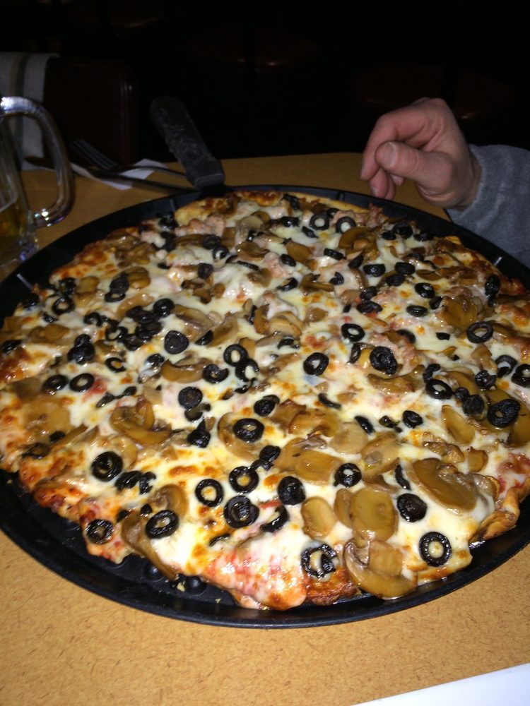 HOME RUN INN PIZZA - Updated April 2025 - 107 Photos & 166 Reviews ...