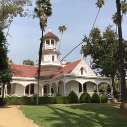 QUEEN ANNE COTTAGE & COACH BARN - 29 Photos - 301 N Baldwin Ave ...