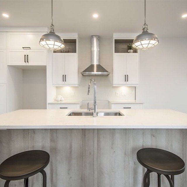 TAYLOR SHIELDS - ROYAL LEPAGE - Updated December 2025 - 13 Photos - 102 ...