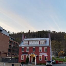 PHO CAPITAL - Updated January 2026 - 157 Photos & 209 Reviews - 107 ...