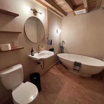 THE JENNINGS HOTEL - Updated December 2025 - 11 Photos & 11 Reviews ...