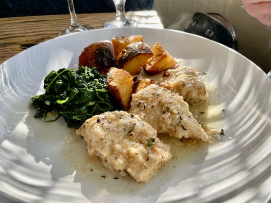 TABLE 104 - 136 Photos & 144 Reviews - 299 Long Ridge Rd, Stamford, CT ...