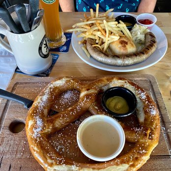 BERLINER PUB - Updated January 2025 - 756 Photos & 751 Reviews - 221 ...