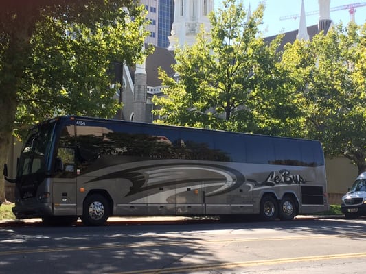 LE BUS - Updated July 2025 - 14 Photos & 64 Reviews - 542 S Delong St ...