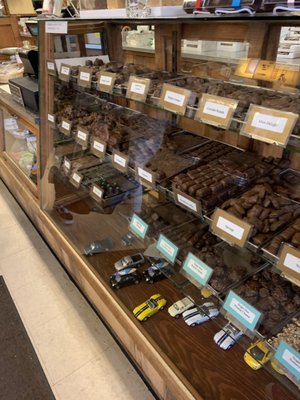 HOLSTEN’S - 370 Photos & 307 Reviews - Candy Stores - 1063 Broad St ...