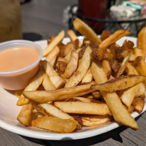 FRYE HOUSE - Updated November 2025 - 19 Photos & 39 Reviews - 557 Maine ...