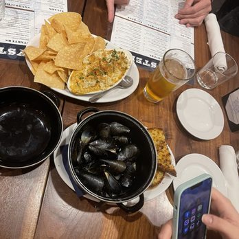 KING STREET OYSTER BAR - WASHINGTON - Updated August 2024 - 88 Photos ...