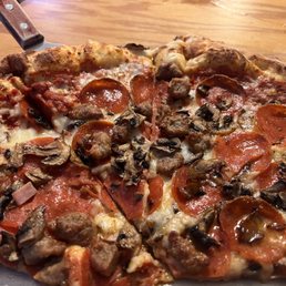 CHARIOT PIZZA - Updated July 2025 - 76 Photos & 158 Reviews - 3930 N ...